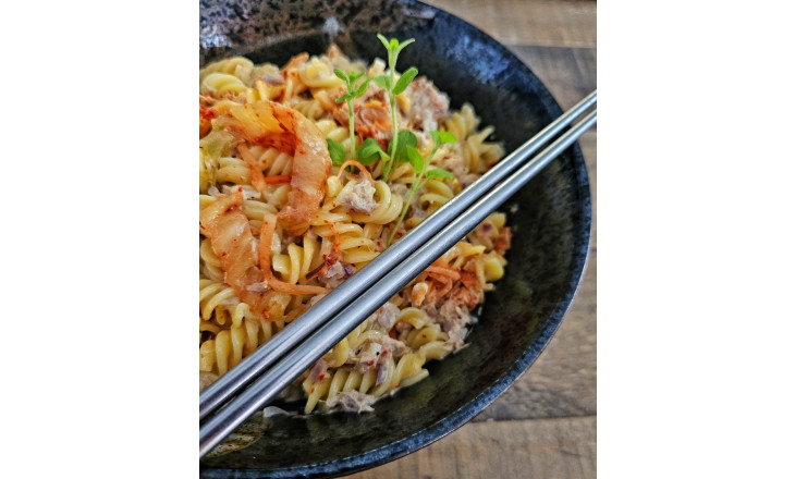 Enkel kimchi- och tonfiskpasta