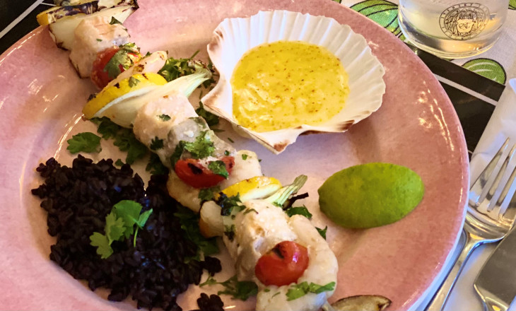 Fisk- & skaldjursspett med saffransaioli