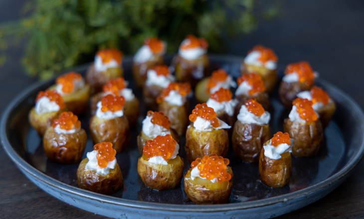 Rostad potatis med smetana och forellrom