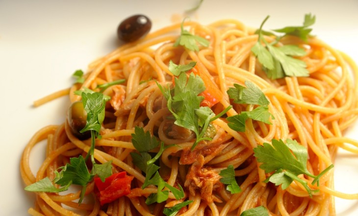 Pasta med oliver & ansjovis