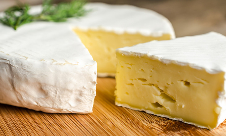 Friterad Camembert med Hjortonsylt