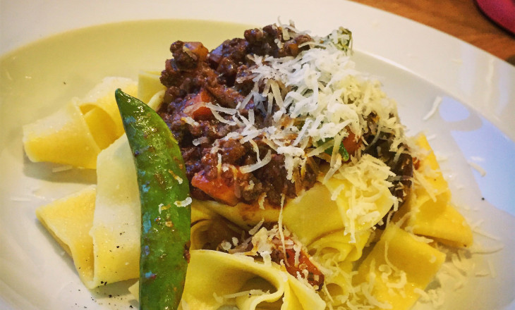 Ragû på älgkalv med pasta