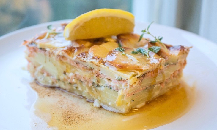 Laxpudding med skirat smör