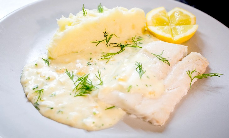 Kokt torsk med äggsås